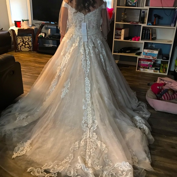 Allure Bridals | Dresses | Allure 969 Wedding Gown | Poshmark